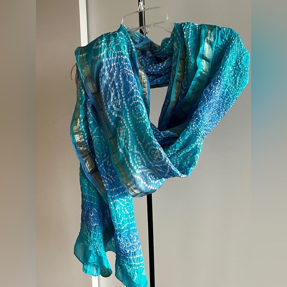 fabindia | Accessories | New Fabindia Styl Handwoven Bandhani Scarf ...